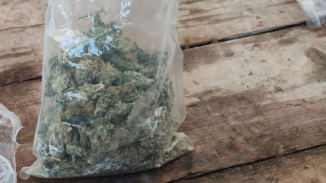 Ченгета тарашиха колата и дома на мъж от Врачанско намериха канабис