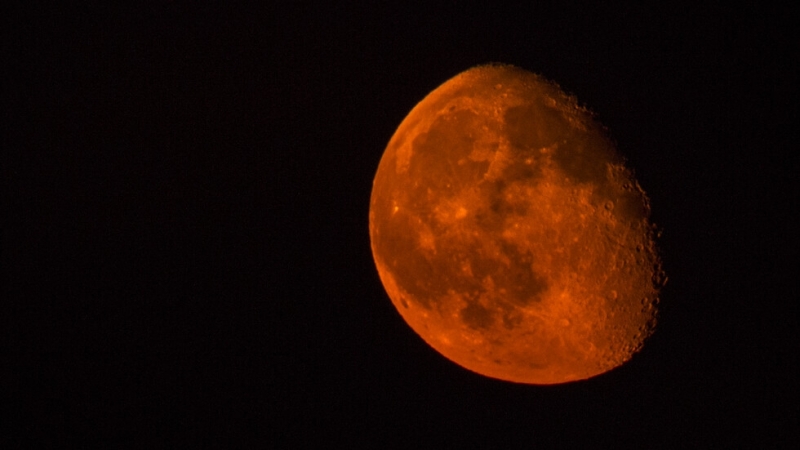 Днес можем да наблюдаваме пълно лунно затъмнение