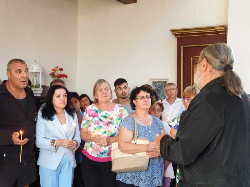 Отслужиха курбан за здраве в Малорад снимки