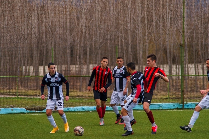 Локо Мездра победи юношите старша на Локо София в предпоследната контрола от зимната си