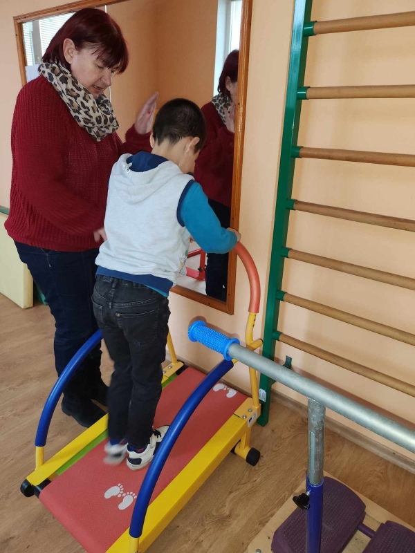 Нов социален център в Бяла Слатина предоставя услуги за деца и техните семейства снимки