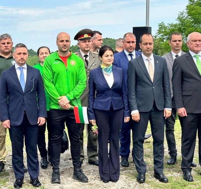 Мартин Харизанов Ботев ни завеща да бъдем единни снимки