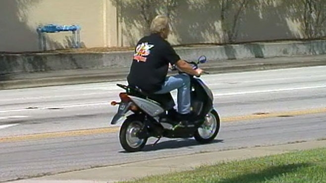 Хванаха пиян моторист без книжка във Врачанско