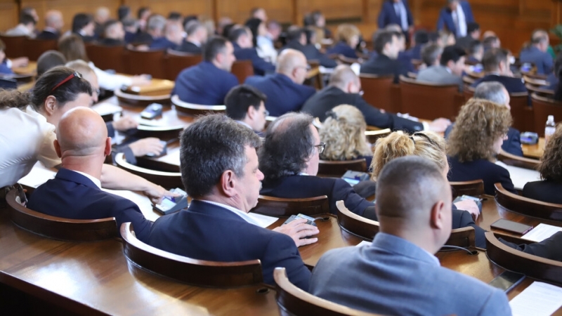 На първо четене Депутатите закриха Държавната петролна компания