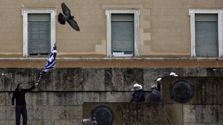 Гърция давала златни визи на китайци руснаци и турци
