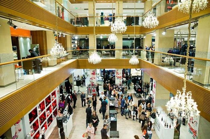 Евакуираха хиляди заради бомбени сигнали в търговски центрове в Москва