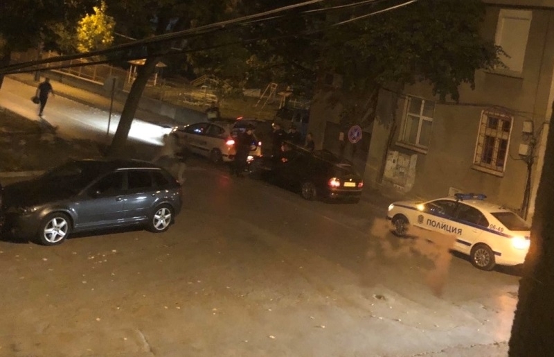 Зрелищна акция Две патрулки обградиха „БМВ“ във Враца снимки