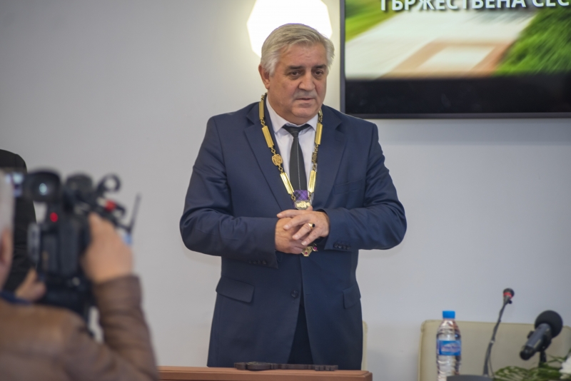 Новоизбраните кметове и общински съветници в община Мездра положиха