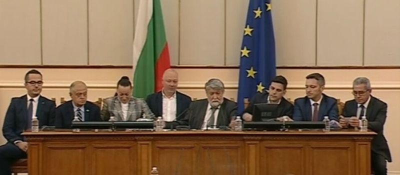 С пълно мнозинство одобриха зам председателите на 48 ото НС