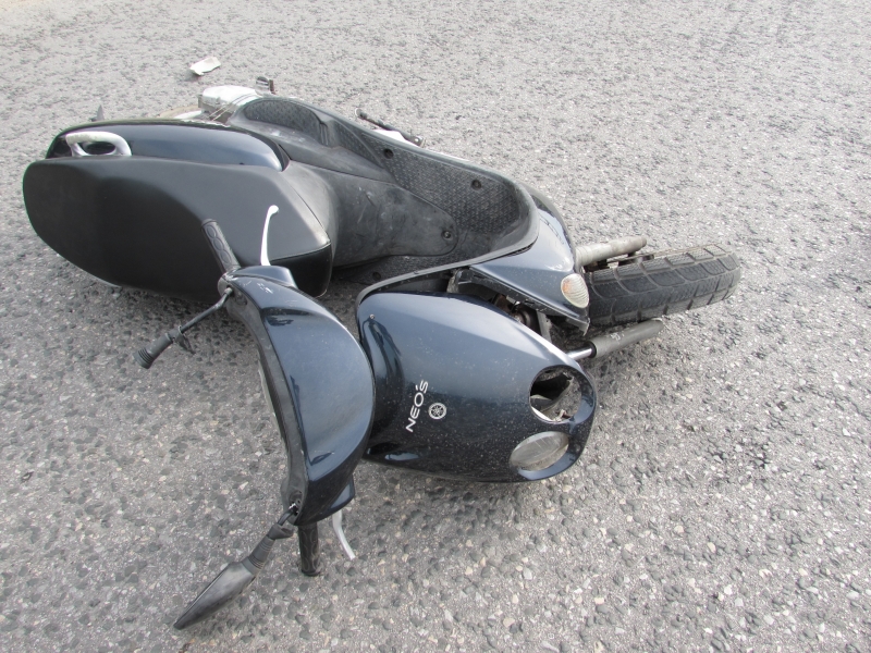 Пиян мъж падна със скутер във Враца