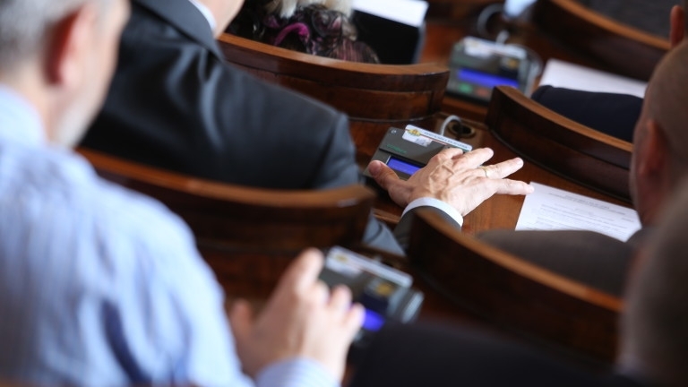 НС направи промени в състава и ръководството на някои от комисиите в парламента