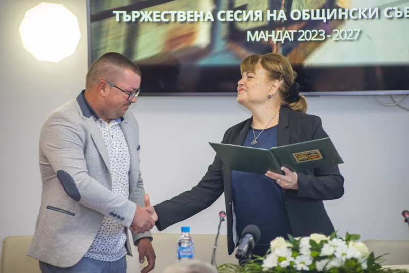 Новоизбраните кметове и общински съветници в община Мездра положиха