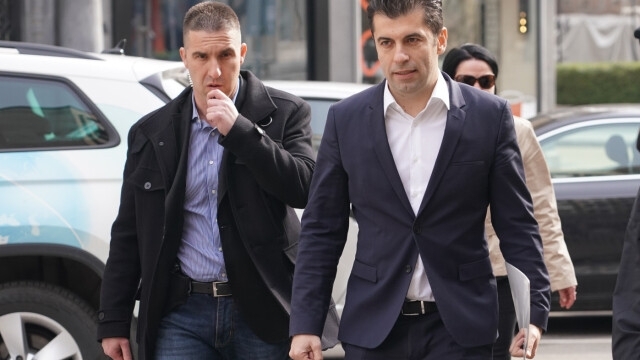 Кирил Петков се яви на разпит в прокуратурата