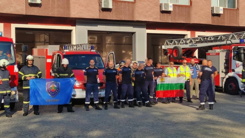 Полицаи и пожарникари отново излязоха на протест искат 10 по високи