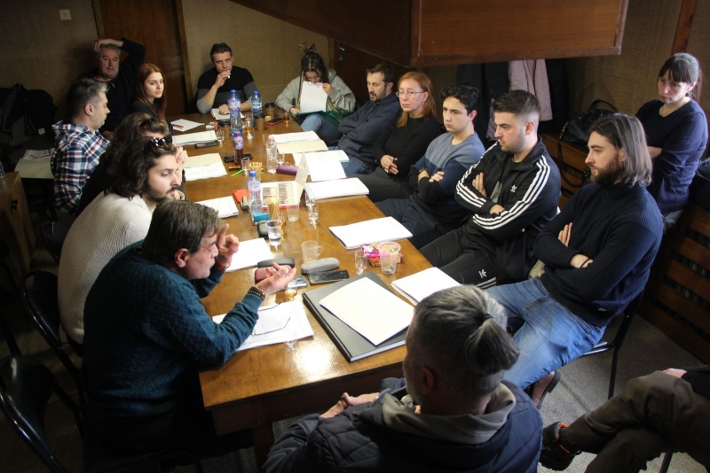 Започнаха репетициите на „Дванадесет разгневени мъже“ във Врачанския театър снимки