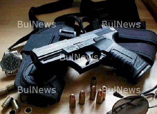 Иззеха незаконно оръжие и боеприпаси в Чипровско