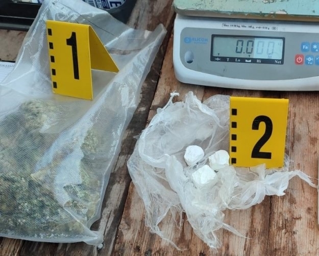 Откриха два вида дрога и везна при обиск на апартамент във Враца