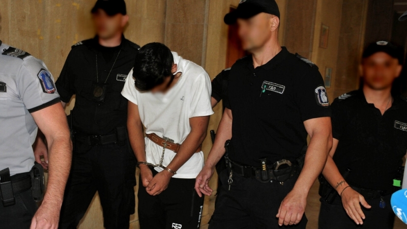 Шофьорът на автобуса убил полицаите в Бургас е пълнолетен