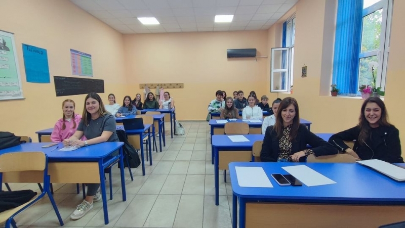 Ученици от СУ Христо Ботев Враца се включиха в национално състезание по английски език