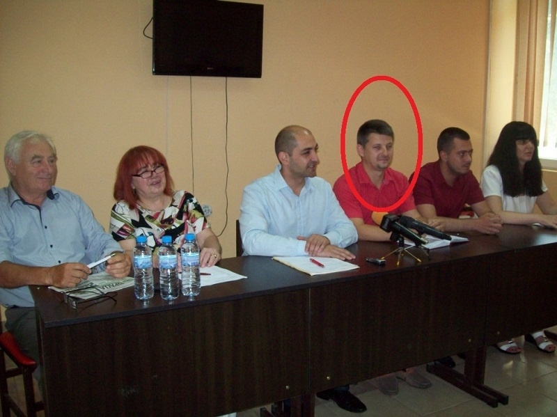 Лудите на стадиона Висш функционер на БСП хвали провален кмет на ГЕРБ Корнелия Нинова вече