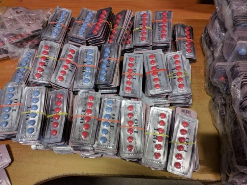 В турски камион на Капитан Андреево откриха голямо количество сексуални стимуланти снимки