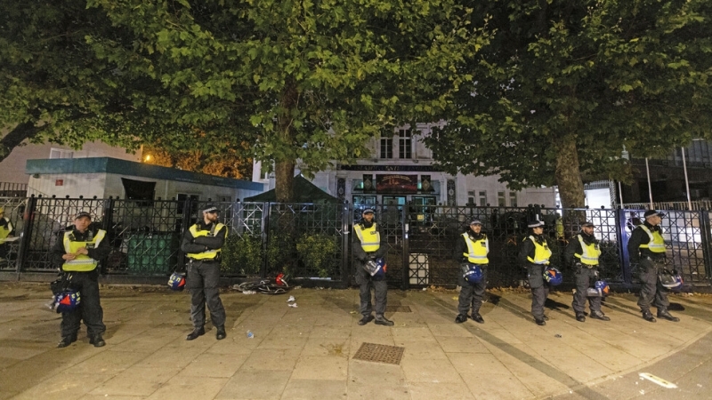 Петима тежко ранени полицаи по време на протест пред иранското посолство в Лондон