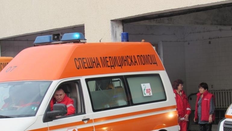 Със счупена подбедрица и пръсти е детето което падна от прозорец в Пловдив