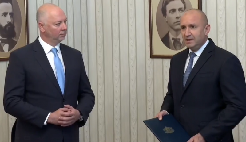 Кандидатът за премиер на ГЕРБ СДС Росен Желязков получи първия мандат за съставяне на кабинет