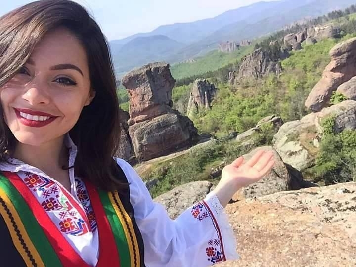 Врачанската кралица на красотата Радост Тодорова изгря в новия проект ...