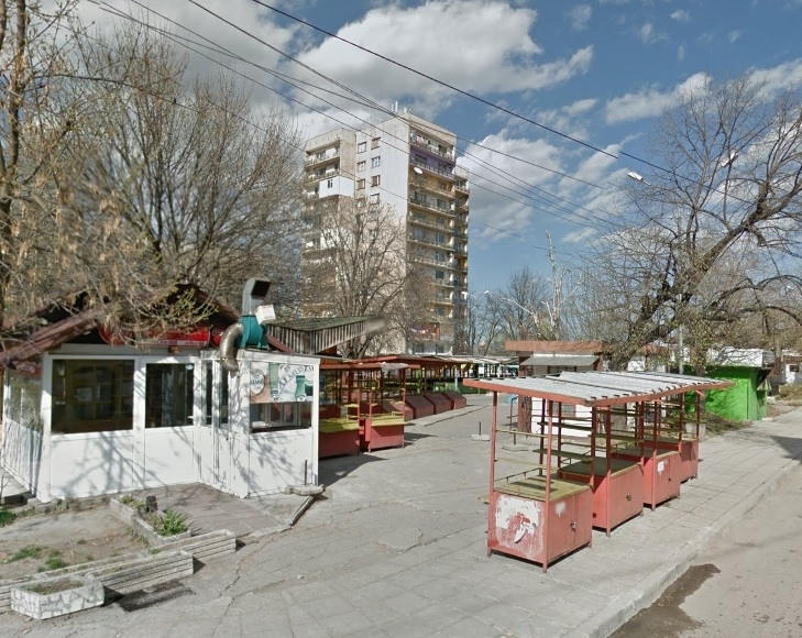 Спипаха мъж да върти бизнес с контрабандни цигари на пазара в Лом