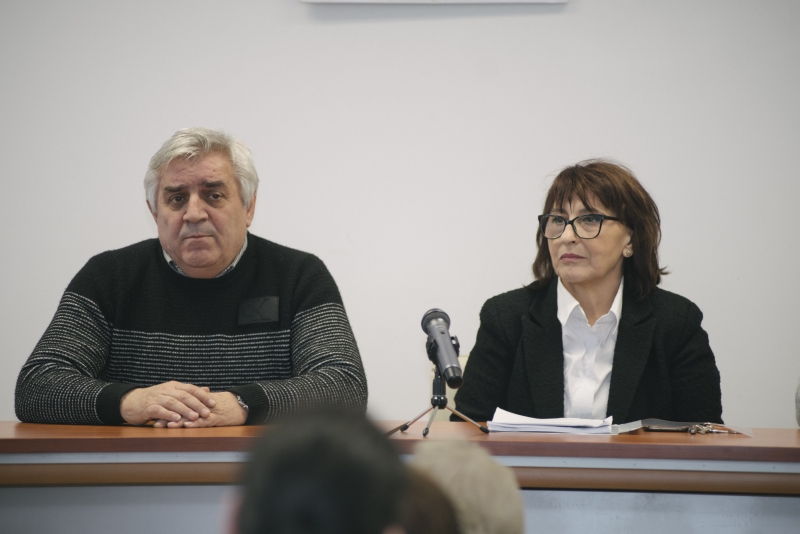 Проведоха информационна среща за санирането в Мездра снимки
