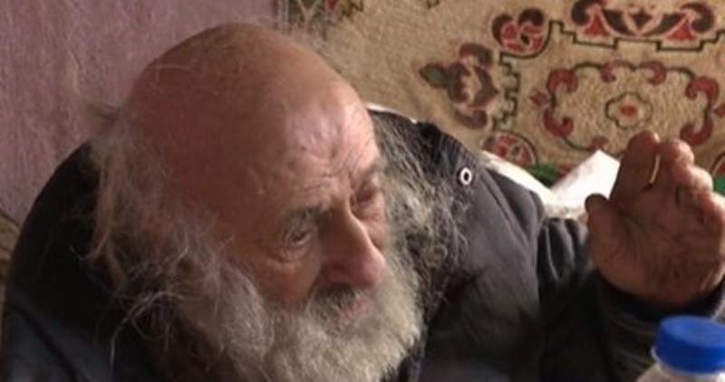 Докъде се докарахме Мъж и жена заплашиха дядо във Врачанско задигнаха му спестяванията снимка