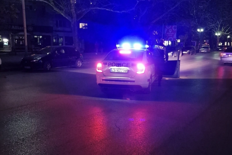 Хванаха надрусан младеж да юрка колата си в Лом