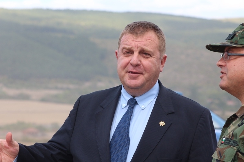 Красимир Каракачанов Комуникацията в управляващата коалиция боксува Това е проблем