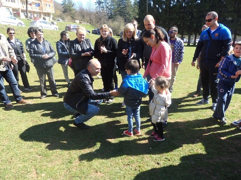 ГЕРБ Враца организира хипотерапия за децата с аутизъм