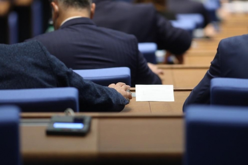 Депутатите приеха изменения в Закона за акцизите и данъчните складове