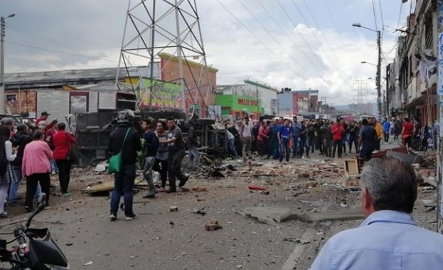 Загинали и ранени след взрив във фабрика за пиротехника в Богота