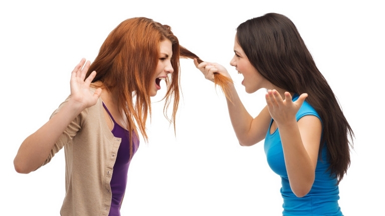 След скандал Жесток бой между ученички в Бобов дол