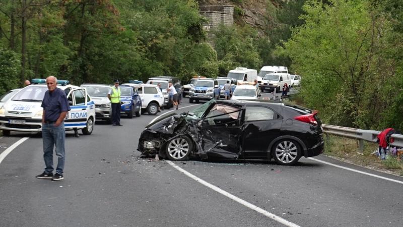 Новина в развитие 4 автомобила са катастрофирали на Е 79 между Видин и Монтана