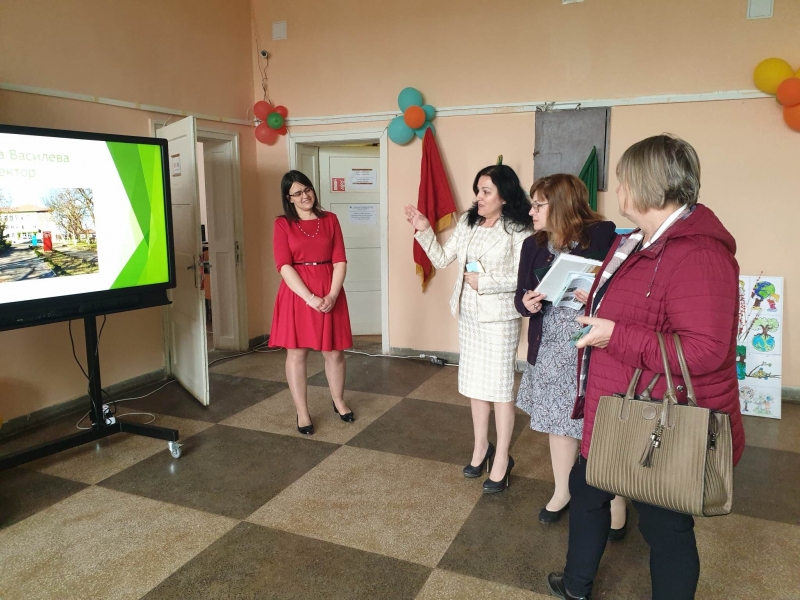 Кметът на Борован инж Тодорова изпрати зрелостниците на ПГТ Коста
