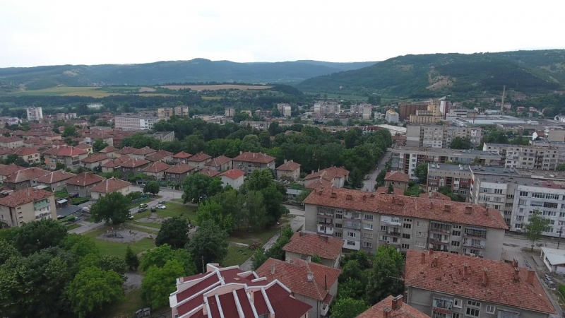 Ексклузивно в Bulnews Запалената кола в Мездра е на общински шеф