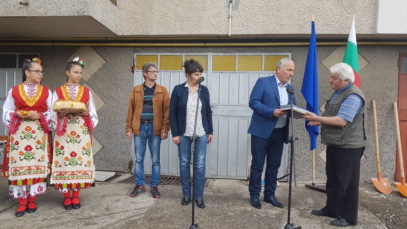 Община Мездра с първа копка по проекта за енергийно обновление на 13 сгради