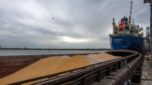 Турция и Украйна Зърнената сделка е подновена за 4 месеца