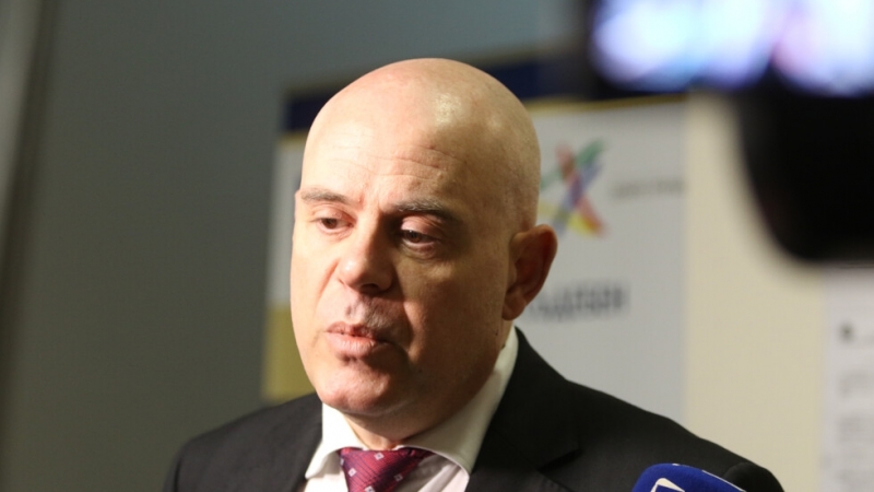 ВСС отложи разглеждането на предложението за отстраняване на Гешев