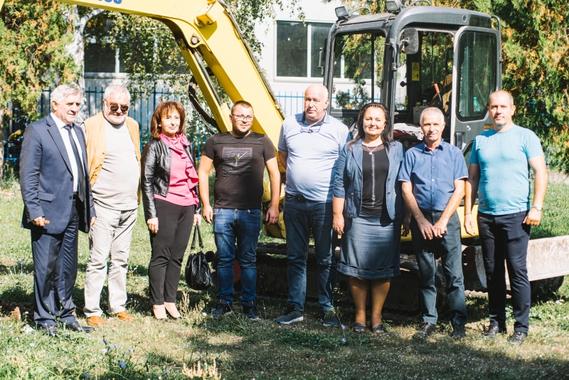 Стартира проектът за цялостна реконструкция на централния площад в Зверино снимки