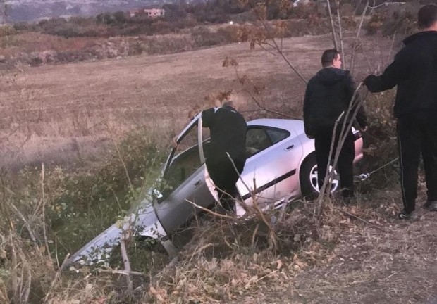Инцидент на пътя Шофьор направи опасна каскада в Монтанско щетите са