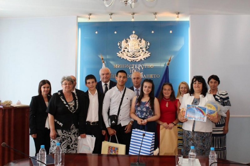 ПГ „Алеко Константинов“ Мездра с първа награда на Национален ученически конкурс снимки