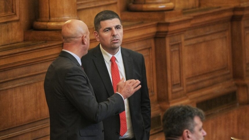 Ивайло Мирчев осъди за клевета Виктор Димчев след твърдение че е получавал пари от Пеевски