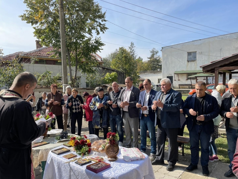Курбан за здраве раздадоха в Горно Пещене снимки