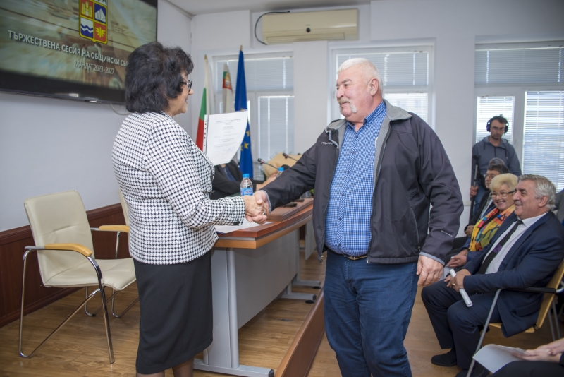 Новоизбраните кметове и общински съветници в община Мездра положиха